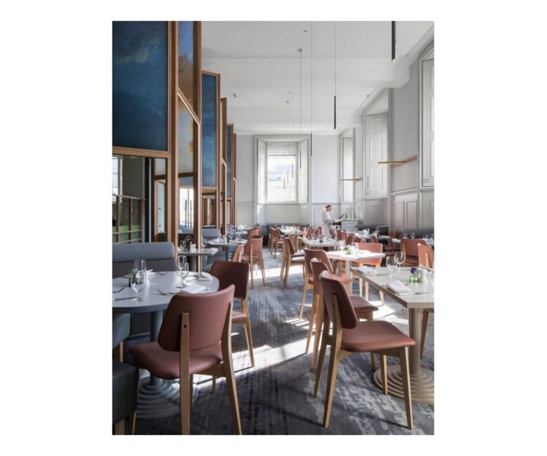 Silla 64- Joe pata madera - Sillas Mesas y Taburetes Multisilla